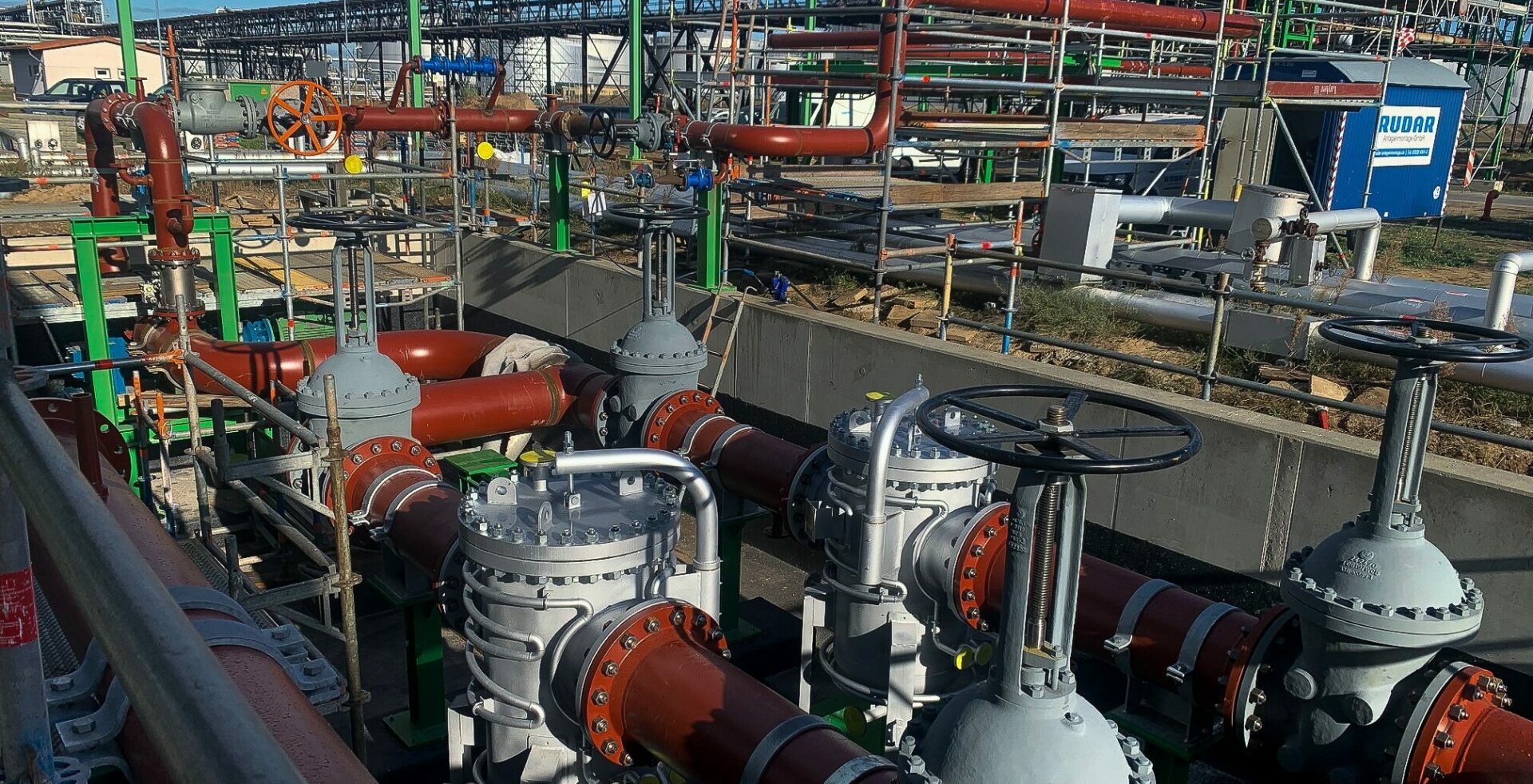 Customised filters for unloading tank wagons - Faudi